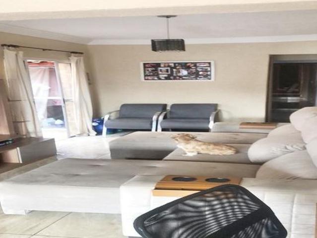 Sobrado à venda no Bairro da Vila Aurora na Rua Olímpio Barcelos