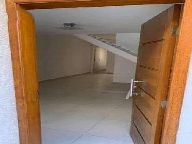 Sobrado à venda no Bairro da Vila dos Remédios na Rua Lopo Homem 56