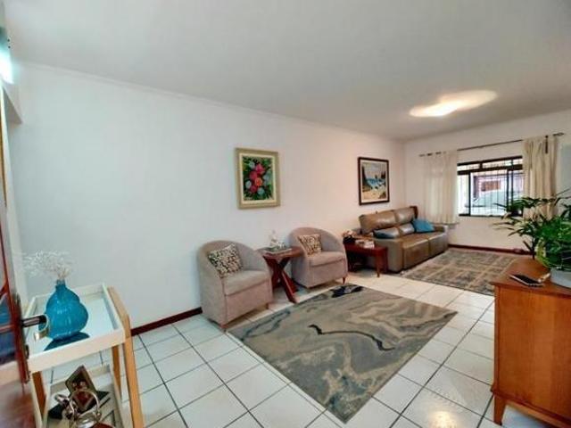 Sobrado à venda no Bairro do Conjunto Residencial Vista Verde