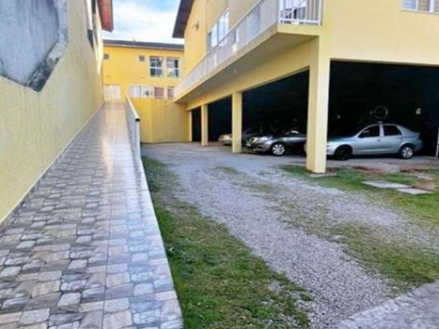 Sobrado à venda no Bairro do Jardim Anhangüera na Rua Luiz Domingues de Castro, Condomínio Fechado