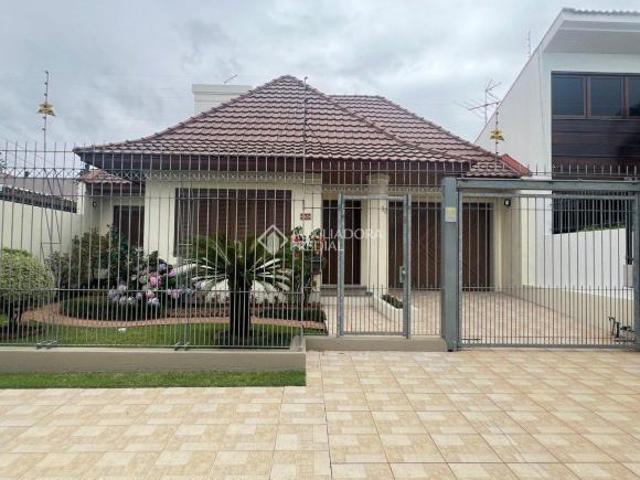 Sobrado a venda no bairro Igara, de 2 quartos sendo 1 suite com piscina