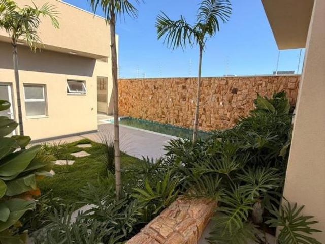 Sobrado à venda no bairro Jardim Botânico