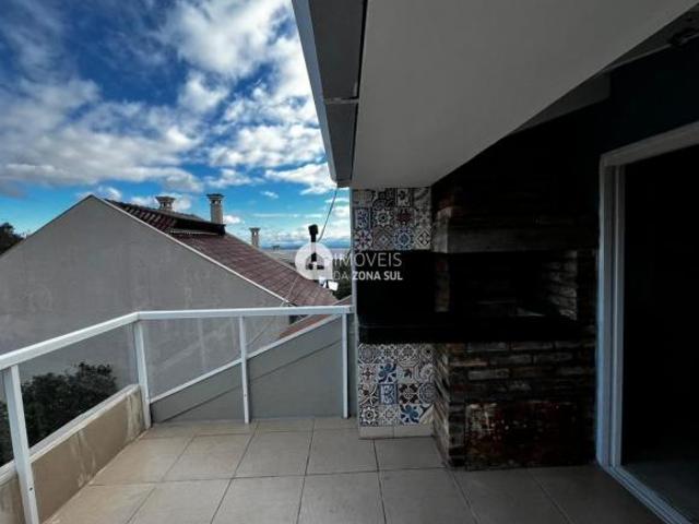 Sobrado à venda no bairro Jardim Isabel Porto Alegre/RS