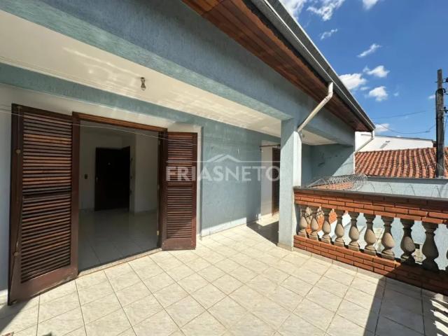 Sobrado à venda no bairro Jardim Planalto