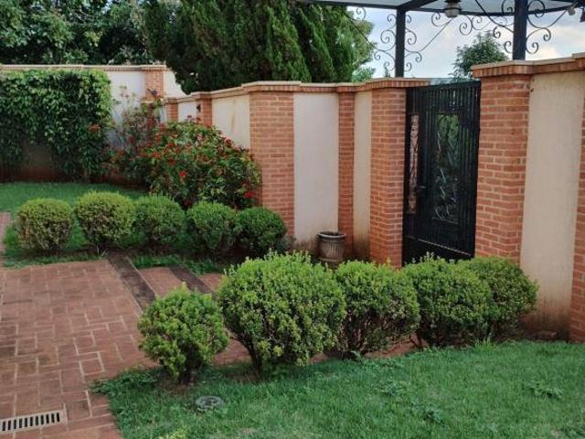Sobrado à venda no bairro Parque Fehr São Carlos/SP