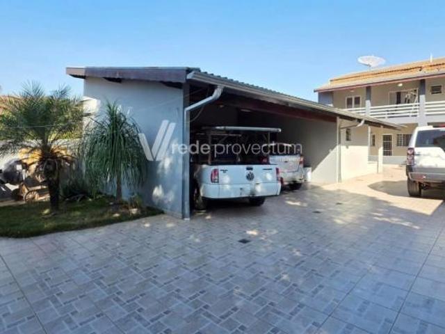 Sobrado à venda no bairro Pinheiro em Valinhos 237m²