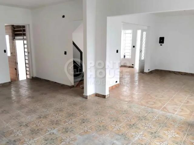 Sobrado à venda no bairro Planalto Paulista com 3 dormitórios e 2 vagas