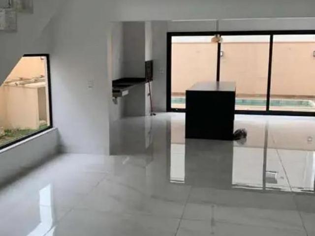 Sobrado à venda no bairro Residencial Parqville Jacarandá em Aparecida de Goiânia/GO