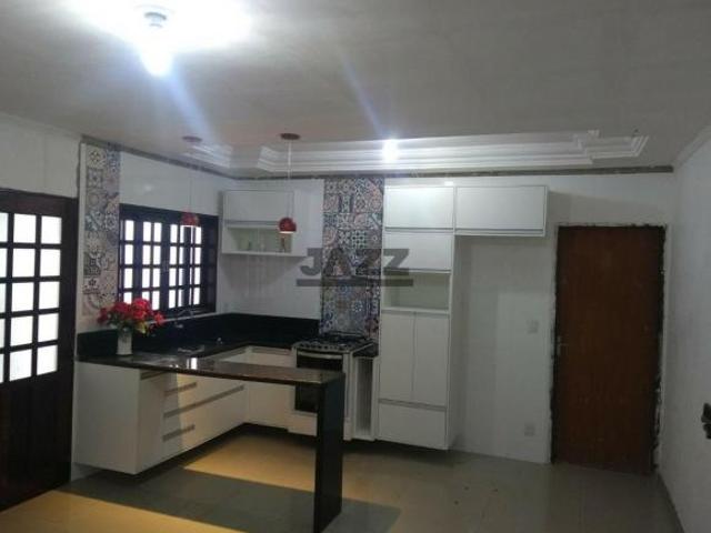 Sobrado à Venda no Bairro República com 260m², 3 Quartos, Suíte, Área Gourmet e Alto Padrão de Acaba