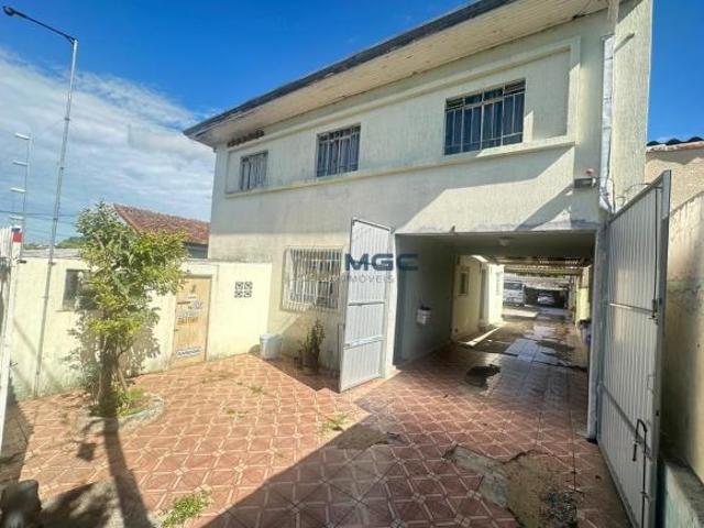 Sobrado à venda no bairro Santa Quitéria Curitiba/PR