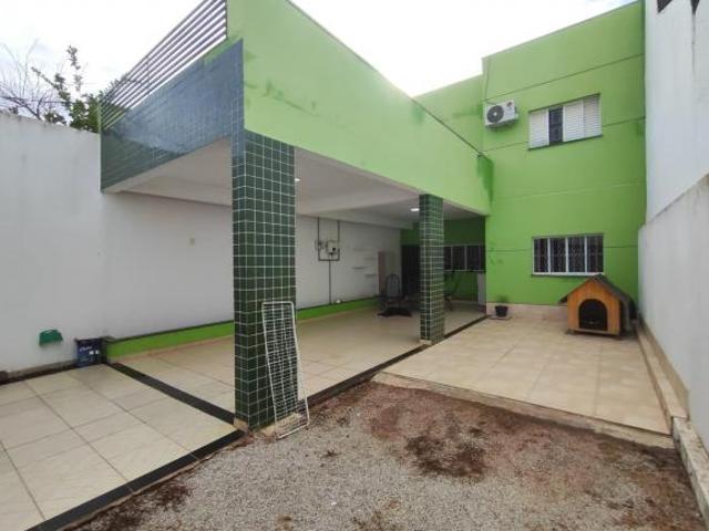 Sobrado à venda no bairro Santa Rosa. Cuiabá. Mato Grosso