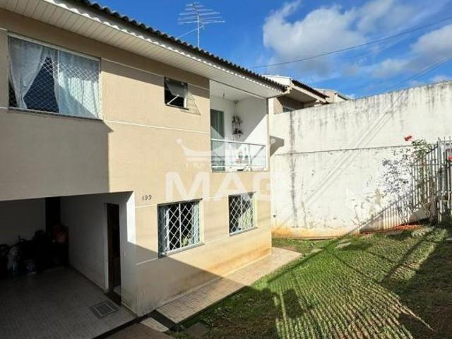 Sobrado à venda no bairro Santa Terezinha