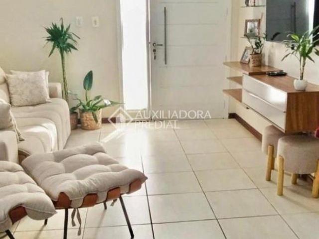 Sobrado à venda no Bairro Universitário próximo a Univates