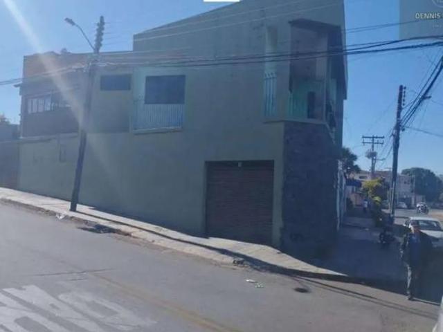 Sobrado à venda no bairro Vila São Jorge Anápolis/GO