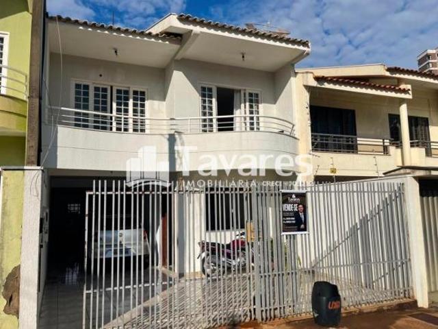 Sobrado à venda no bairro Zona II Umuarama/PR