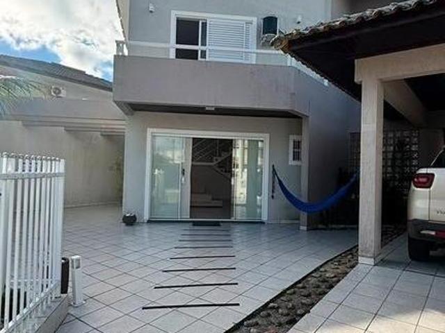 Sobrado a venda no Balneário Porto fino