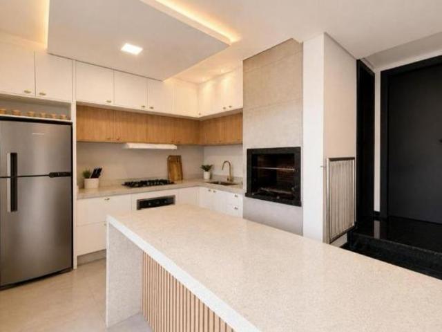 Sobrado a venda no Beverly com 3 dormitórios Sendo um suíte + Escritório/Quarto Foz do Iguaçu