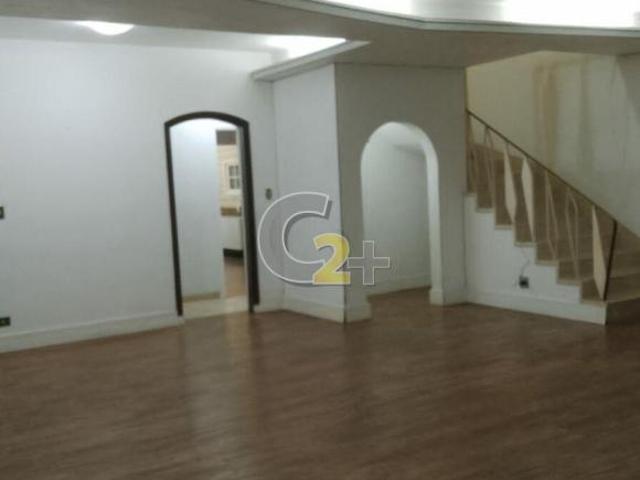Sobrado á venda no Brooklin, 4 quartos, 1 suíte, 6 vagas de garagem