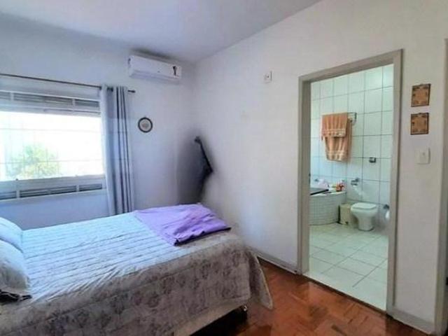 Sobrado á venda no Brooklin, com 3 dormitórios, sendo 1 suíte e 2 vagas