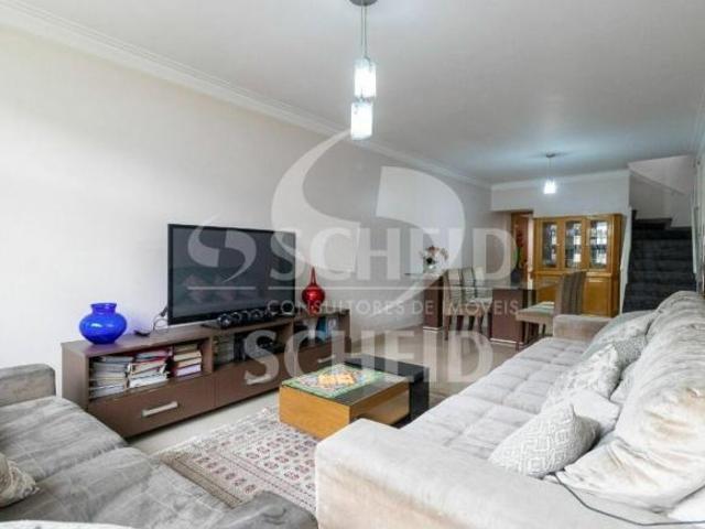 Sobrado à venda no Brooklin com 3 quartos, sendo 1 suíte, 142m²
