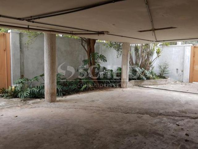 Sobrado a venda no Brooklin com 500m² de terreno 477m² de área construída