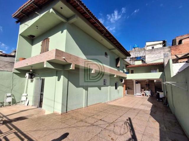 Sobrado à Venda no Butantã | Ideal para 2 Famílias | 5 Dormitórios | 3 Suítes | 3 Vagas