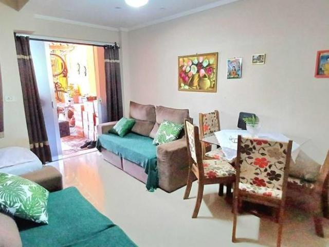 Sobrado à Venda no Guarujá – 800m da Praia da Enseada | 2 Dormitórios com Suíte e Churrasqueira