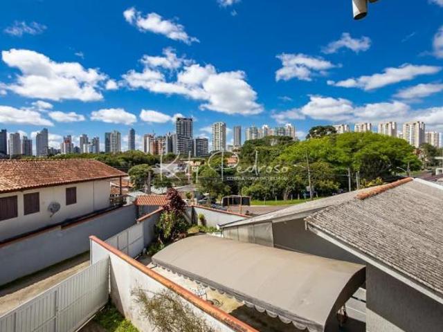 Sobrado à venda no melhor do Ecoville – conforto, espaço e vista privilegiada!