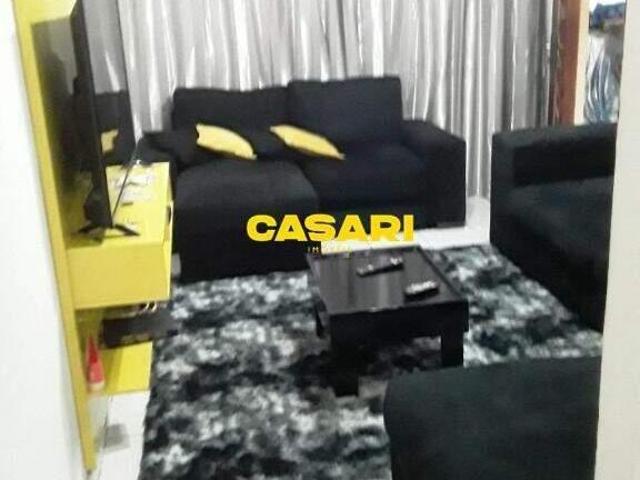 Sobrado à Venda no Ferrazopolis com 2 Dormitórios, Área Gourmet e 4 Vagas de Garagem