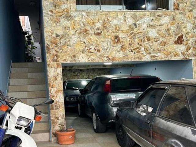 Sobrado A Venda No Helena Maria Com 3 Quartos