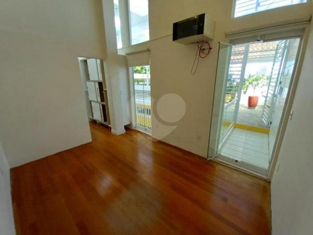 SOBRADO À VENDA NO IPIRANGA