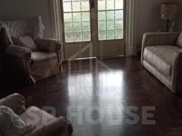 Sobrado à venda no Ipiranga com 4 quartos, 5 vagas, 250m²