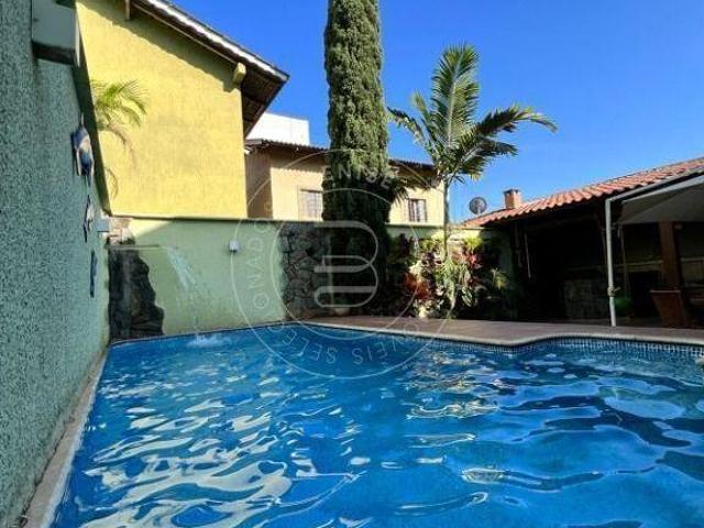 Sobrado à venda no Jardim América – Goiânia