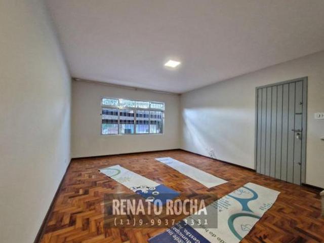 Sobrado à venda no Jardim Bonfiglioli, com 2 quartos, 2 vagas e edícula