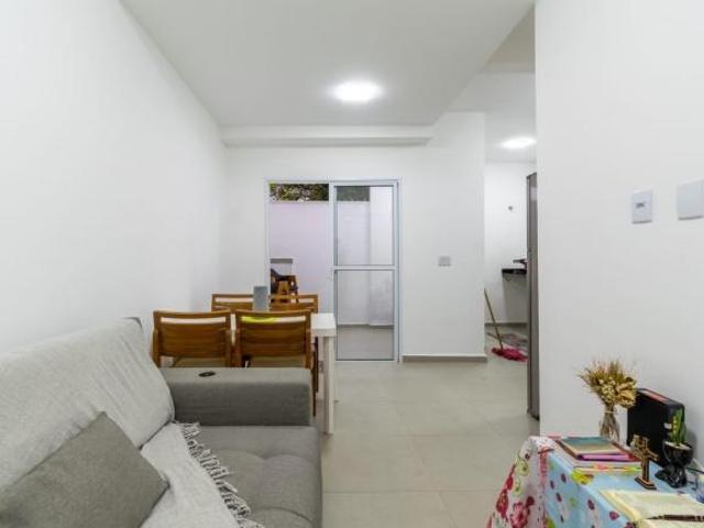 Sobrado A Venda No Jardim Dabril 2 Quartos