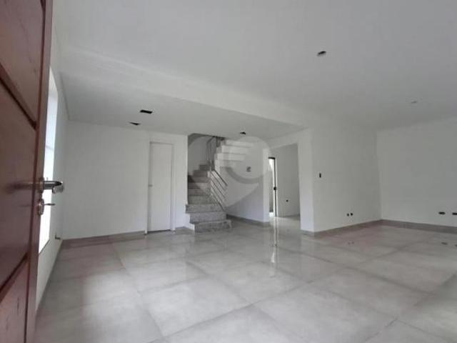 Sobrado com 132 m² e 3 quartos à venda em Jardim das Américas, Curitiba