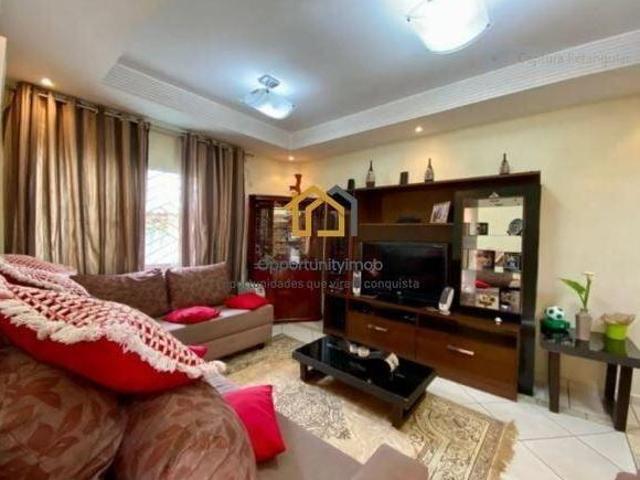 Sobrado à Venda no Jardim das Flores em Osasco com 3 Suítes, Jacuzzi e 5 Vagas