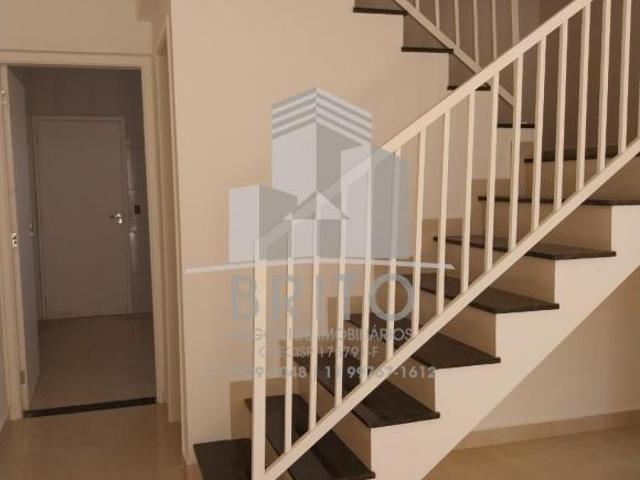Sobrado à venda no Jardim Esmeralda Com 02 suítes elegantes, 01 sala ampla e arejada, Lavanderia, 0