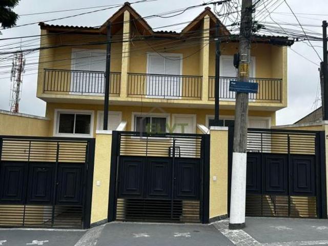 Sobrado à venda no Jardim Ester Yolanda com 3 quartos