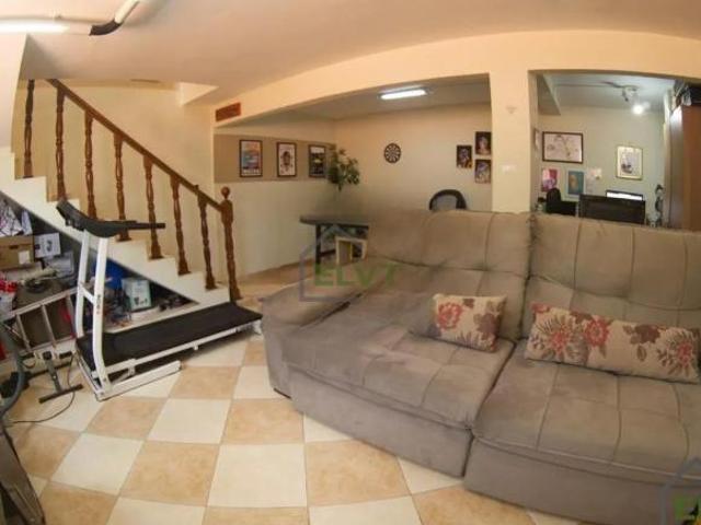 Sobrado à venda no Jardim Ester: 219m², com 3 Quartos 1 Suíte e 2 Vagas