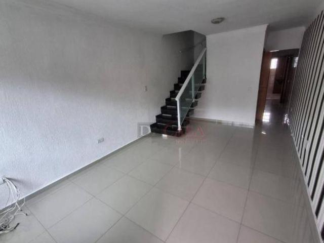 Sobrado à Venda no Jardim Fernandes. 3 Vagas de Garagem. Churrasqueira, 2 dormitórios 1 sacada. Sã