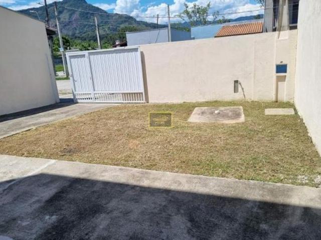 Sobrado à venda no Jardim Gaivotas Caraguatatuba/SP