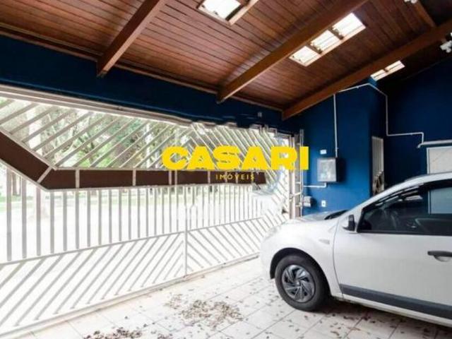 Sobrado à Venda no Jardim Hollywood em São Bernardo do Campo – 3 Suítes e Excelente Localização