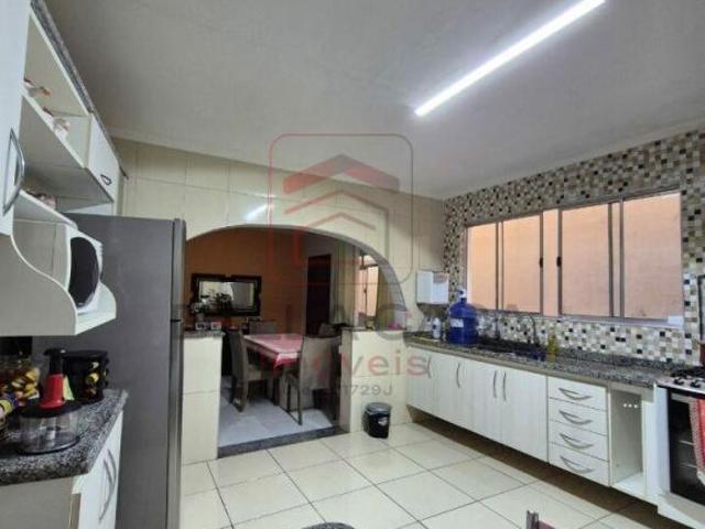 Sobrado à Venda no Jardim Imperador 3 Suítes 3 Vagas 200m²