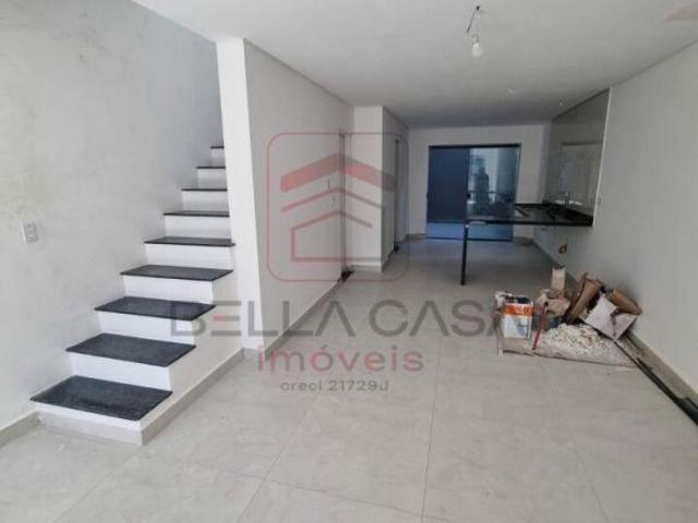Sobrado a venda no Jardim independencia com quintal e 3 quartos