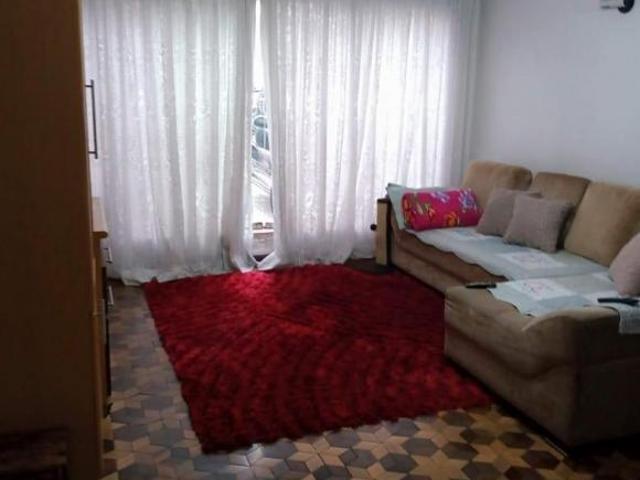 Sobrado à venda no Jardim Irene, em Santo André, com 236m² de área construída