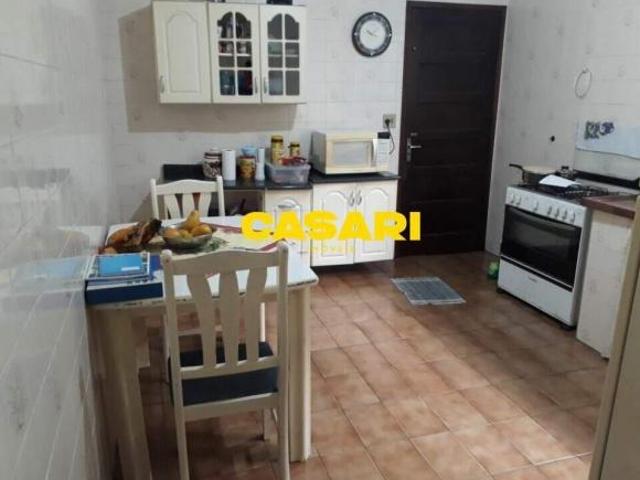 Sobrado à venda no Jardim Irene – 3 dormitórios, varanda e 2 vagas em Santo André