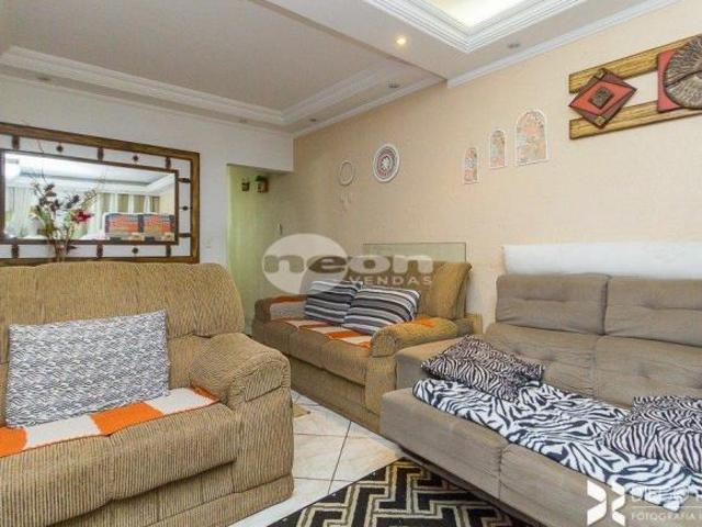 Sobrado à venda no Jardim Las Vegas, em Santo André, com 188m² de área construída