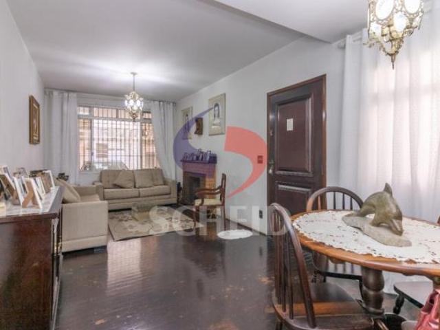 Sobrado á Venda no Jardim Prudência com 204m², 3 quartos sendo 1 suítes, 2 vagas