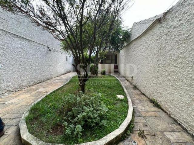 Sobrado a venda no Jardim Prudência com quatro vagas e quintal!